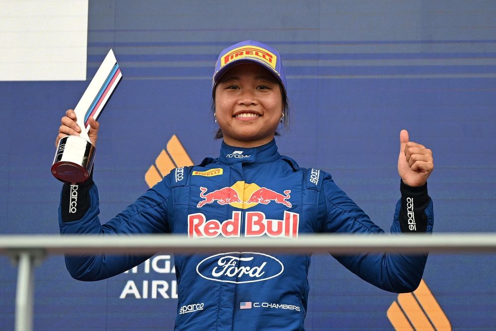 Chloe Chambers secures test away from F1 Academy as Formula E ...
