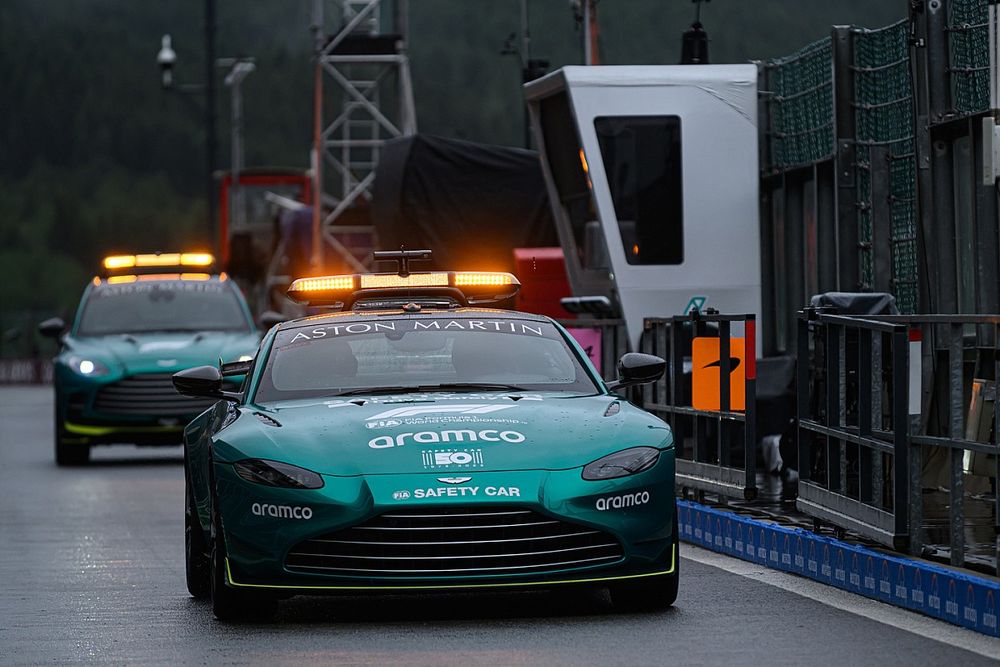 F1 drivers back FIA safety car wet start change