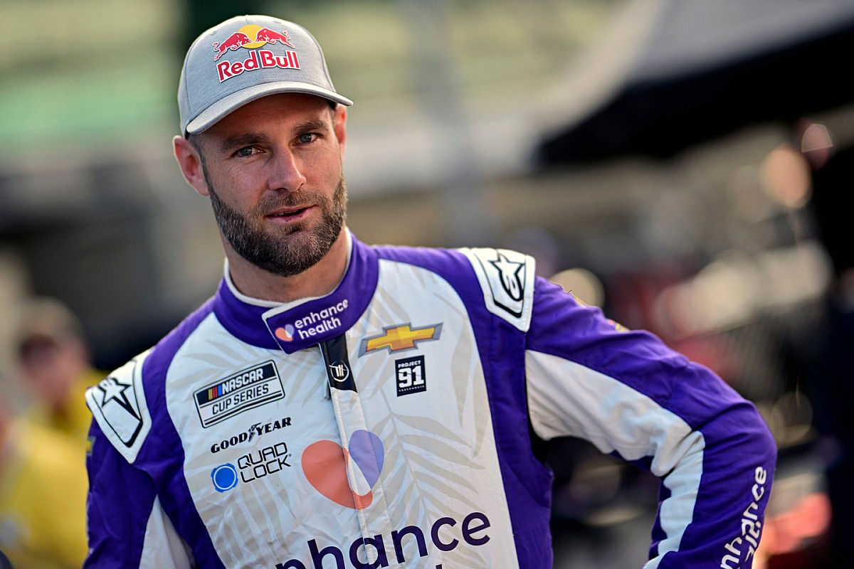 Dixon reveals 'tyring for years' to talk van Gisbergen into an IndyCar ...