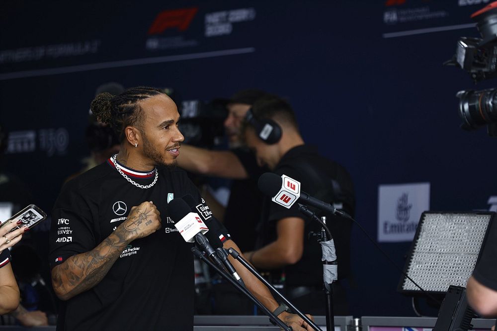 Hamilton planea contrato multinual con Mercedes
