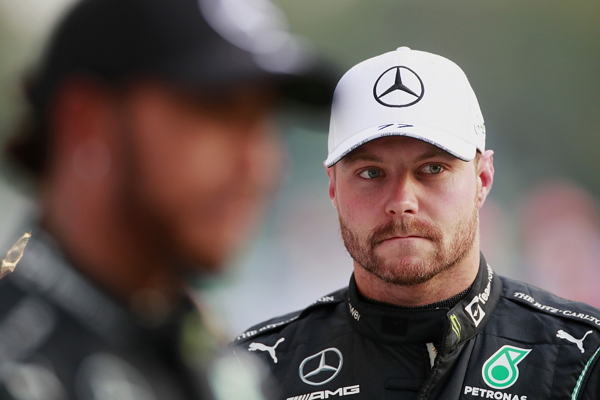 Mercedes sprint yarışı başlamadan takım emri vermeyi düşünmüyor