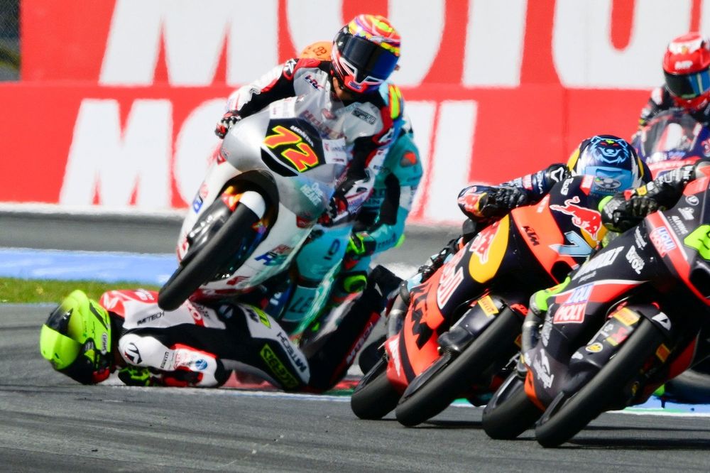 Moto3: Lunetta Patah Tulang Kaki Setelah Ditabrak di Assen