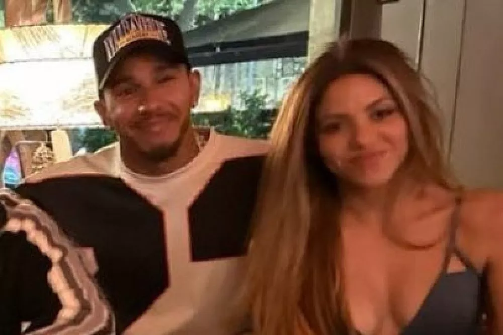 F1: Shakira e Hamilton estão engatando namoro, diz revista People