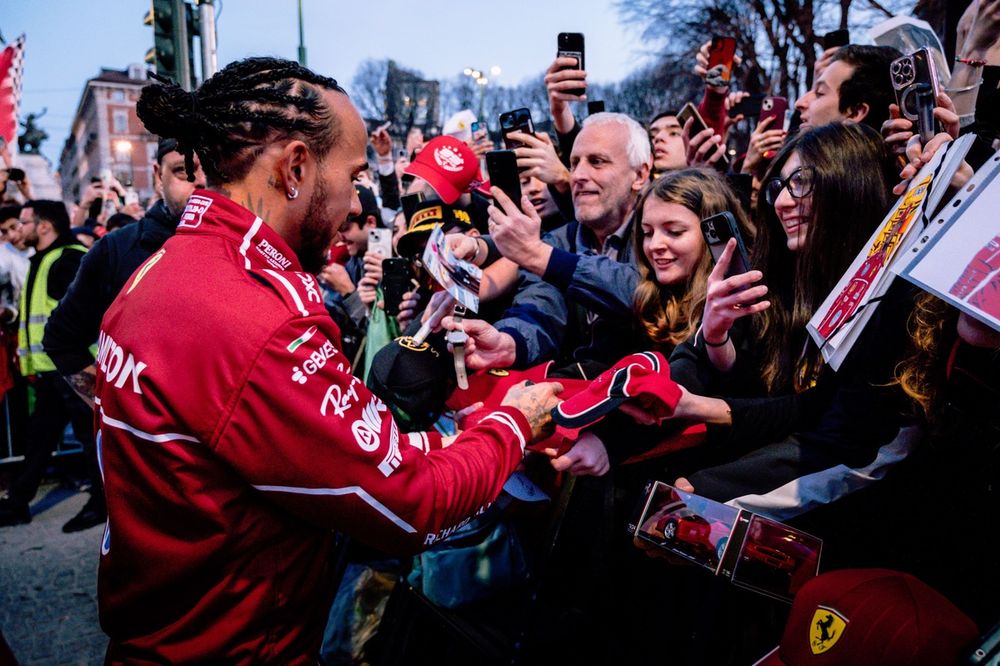 Hamilton ya siente la presión de los fans de Ferrari: "Muero por otro ...