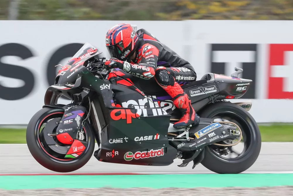Viñales lidera el FP2 en Barcelona; Bagnaia y Martín, fuera del top 10