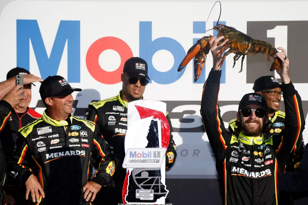 Ryan Blaney wins Loudon Cup race, locked into next playoff round