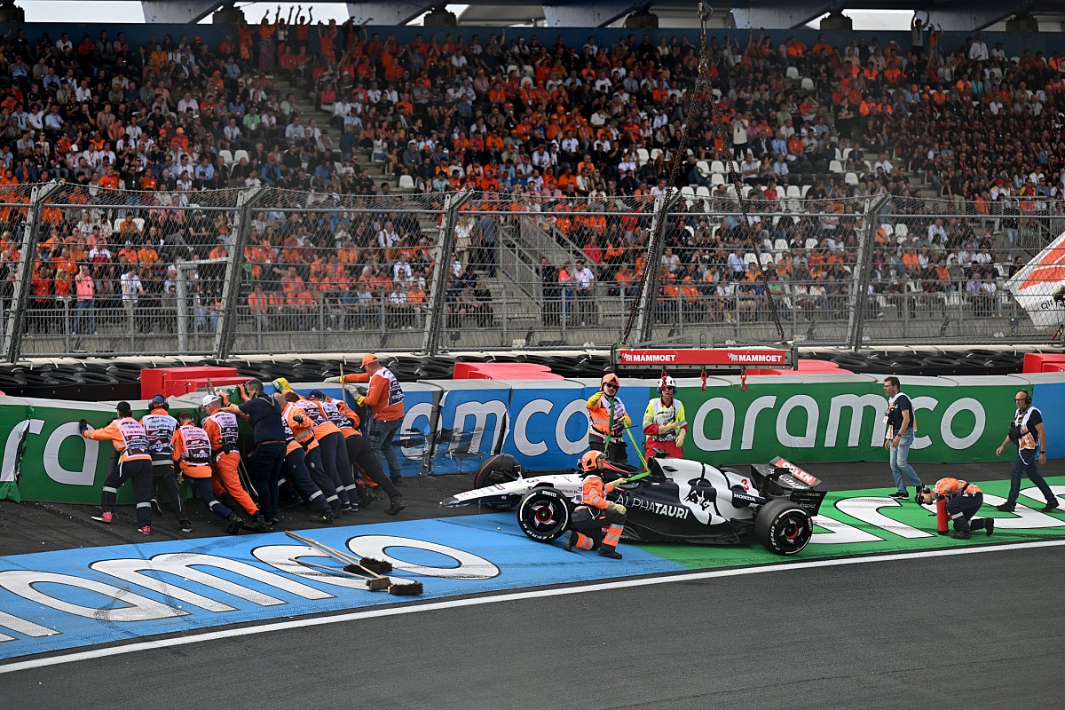 Ricciardo out of F1 Dutch GP with broken hand, Lawson to replace