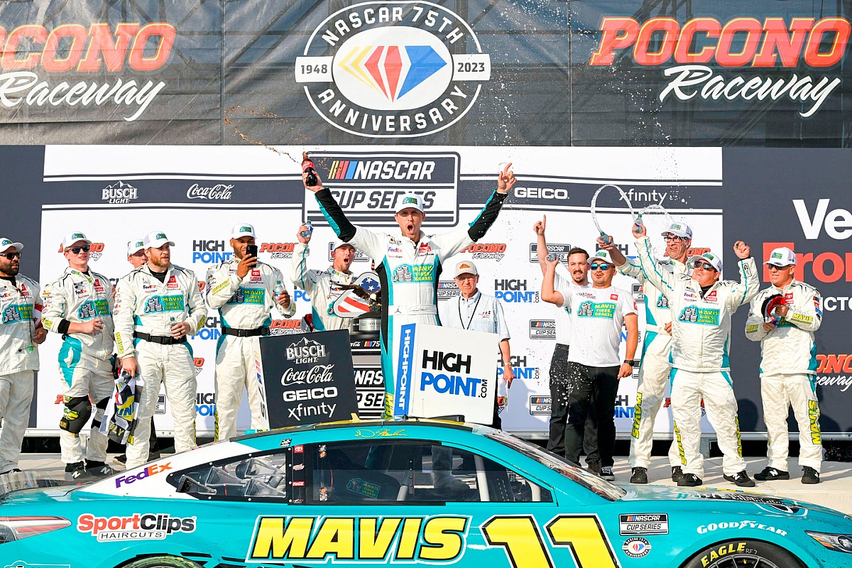 NASCAR Cup Pocono: Hamlin pushes Larson into the wall for 50th career win