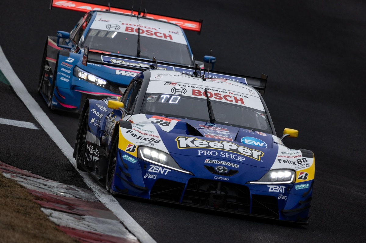 凍てつく寒さの初日。最速はKeePer CERUMO……王者au TOM'Sも盤石｜スーパーGT岡山公式テスト