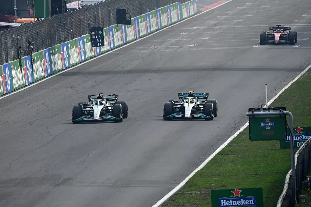 Russell, Hamilton'ı geçerken yaşadığı "tuhaf" ana açıklık getirdi