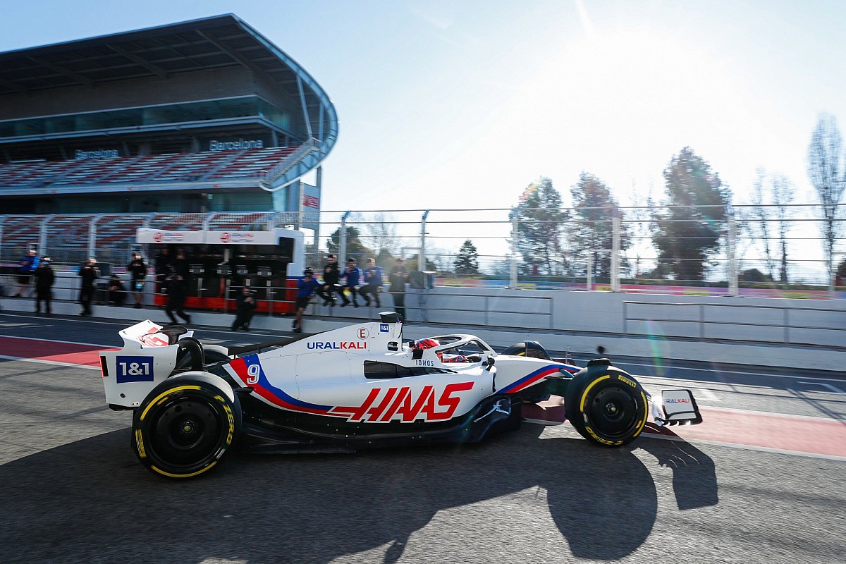 F1 | Haas VF-22 gira a Barcellona: era più bella quella fake