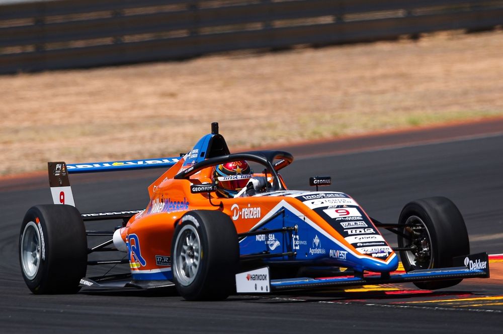 René Lammers pakt eerste F4-zege in Jerez