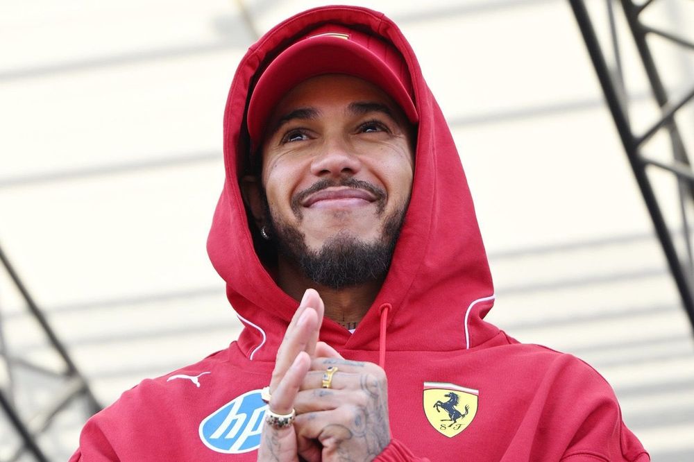 Lewis Hamilton ve Tom Holland, Kaliforniya'da 'alkolsüz içecek ...