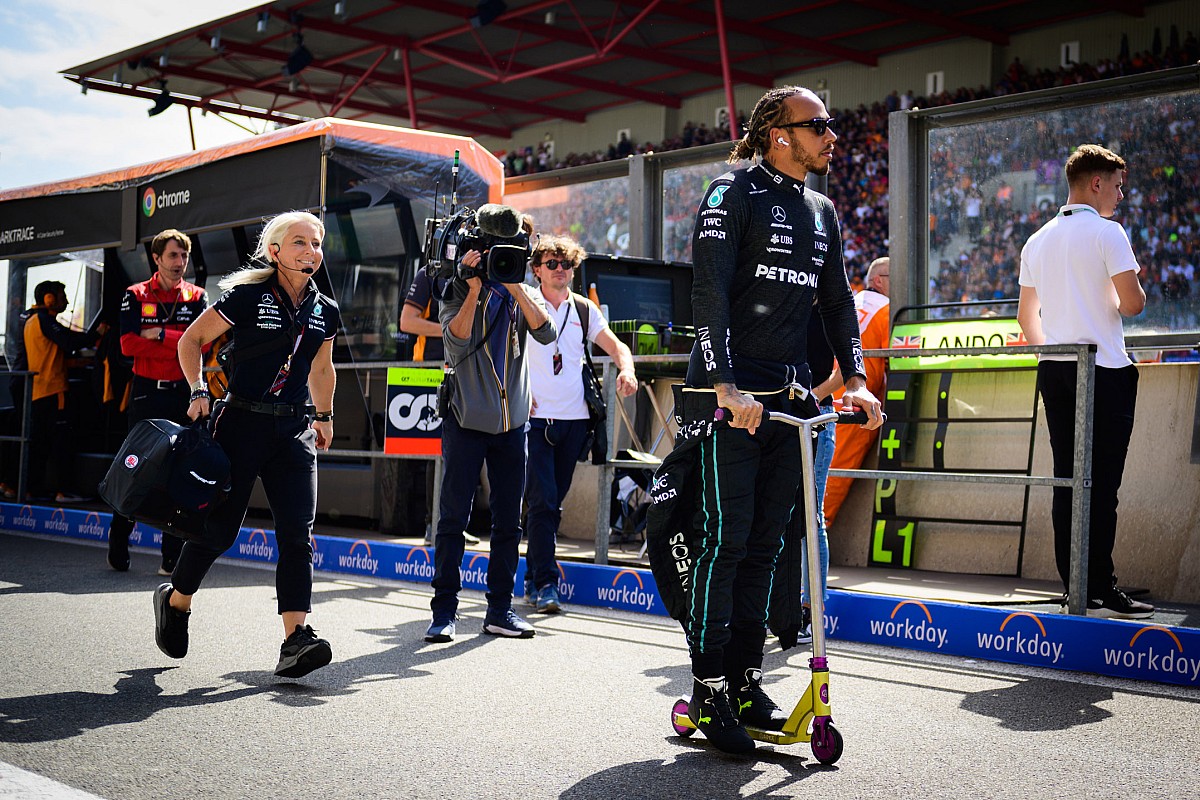 Hamilton y Angela Cullen, su eterna fisio y entrenadora, separan sus ...