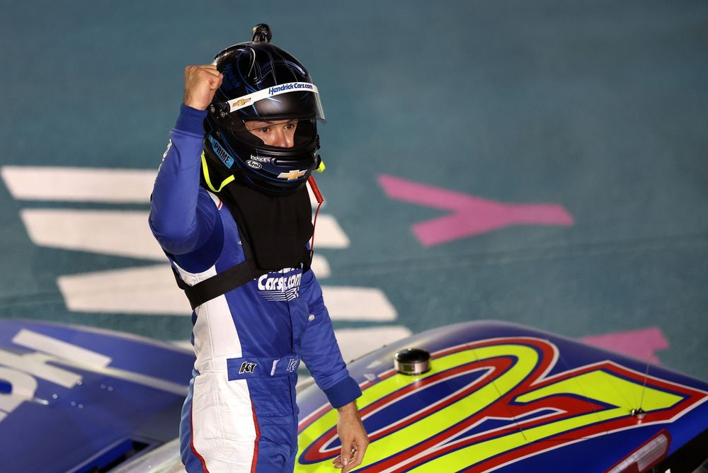 Kyle Larson recovers from spin to win Homestead Truck race in stunning ...