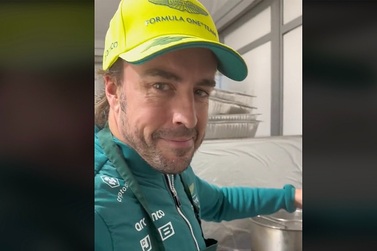 Vídeo: el 'chef' Alonso celebra su podio en la cocina