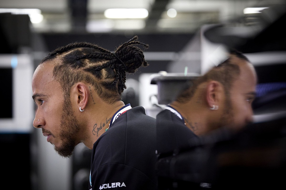 Hamilton az Aston Martinban? Így vélekednek az ötletről a Sky-nál