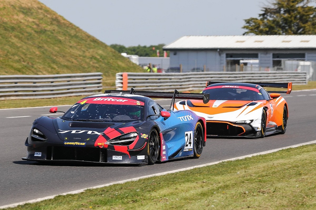 Khera adds to win tally, Hickton into second in Autosport National ...