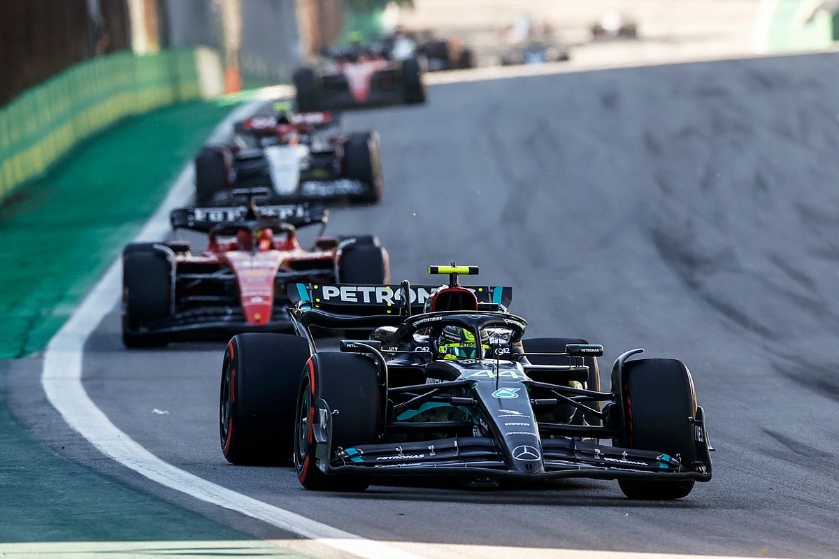 Hamilton Senang Akan Berpisah dengan Mercedes W14
