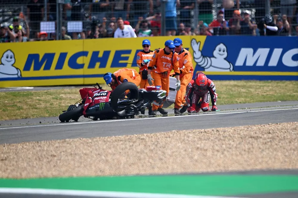 Marc Márquez, operado con éxito del pie y del hombro derecho