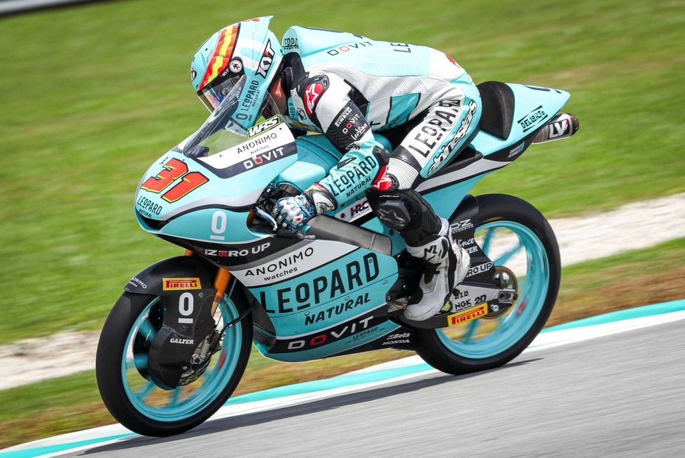 Moto3 Sepang: Adrián Fernández logra su primera pole mundialista