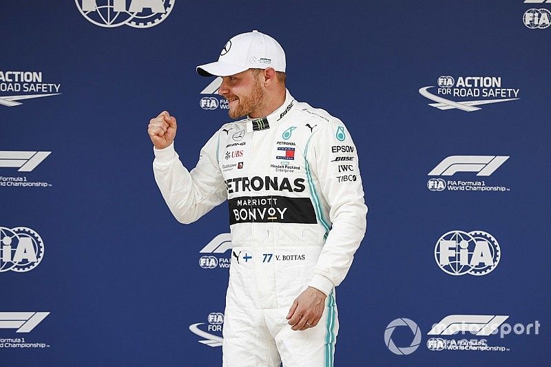 Chinese GP: Bottas beats Hamilton to pole by 0.023s