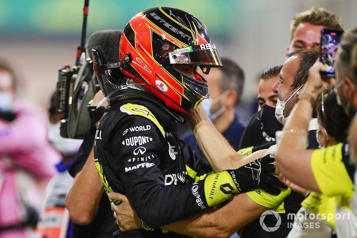 Ocon emotioneel na eerste F1-podium: "Ben erin blijven geloven"