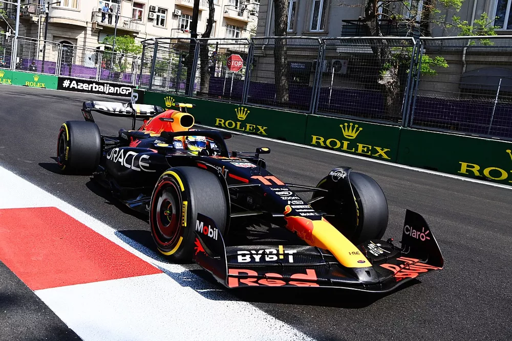 F1 | Perez bissa a Baku davanti a Verstappen con Leclerc a podio