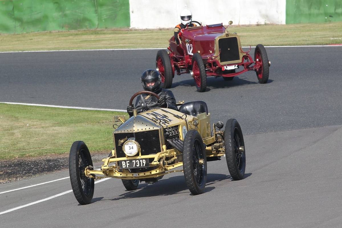 Autosport National Podcast: Remembering Dai Roberts and Julian Grimwade