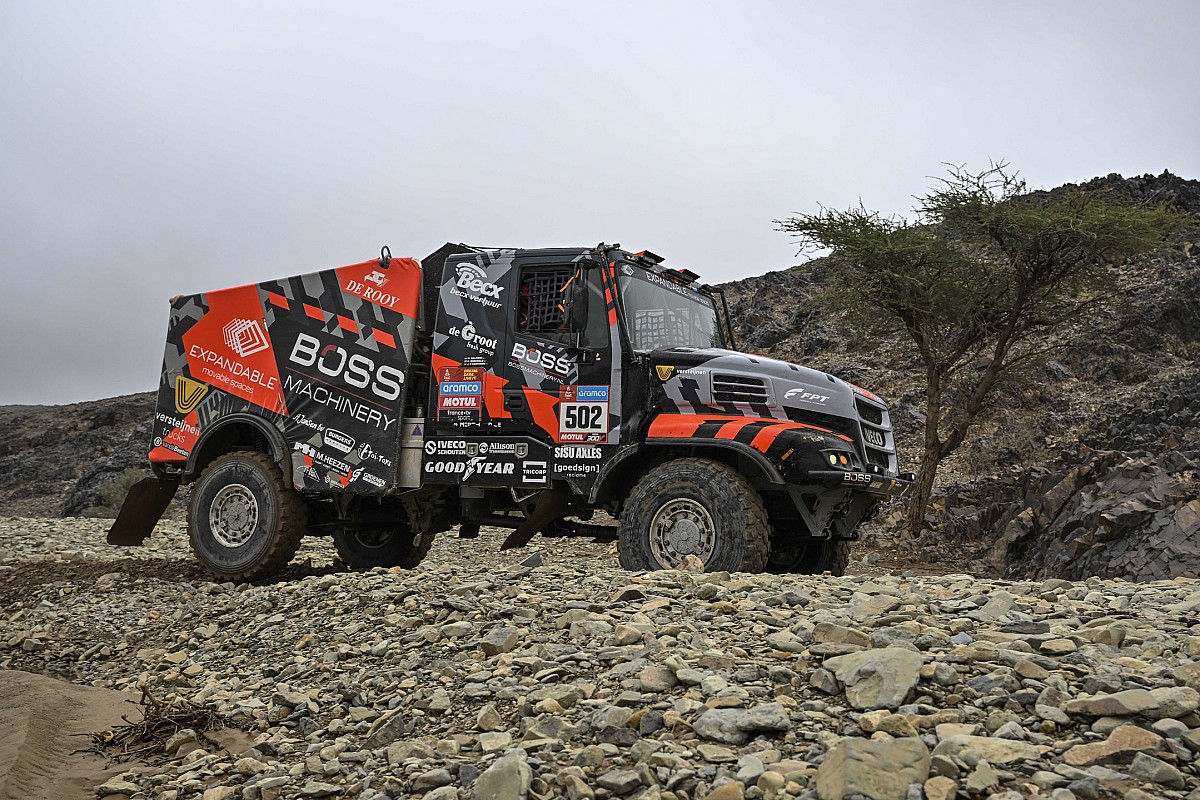 Dakar | Camion, Tappa 9: vince Van Kasteren, ma Loprais allunga
