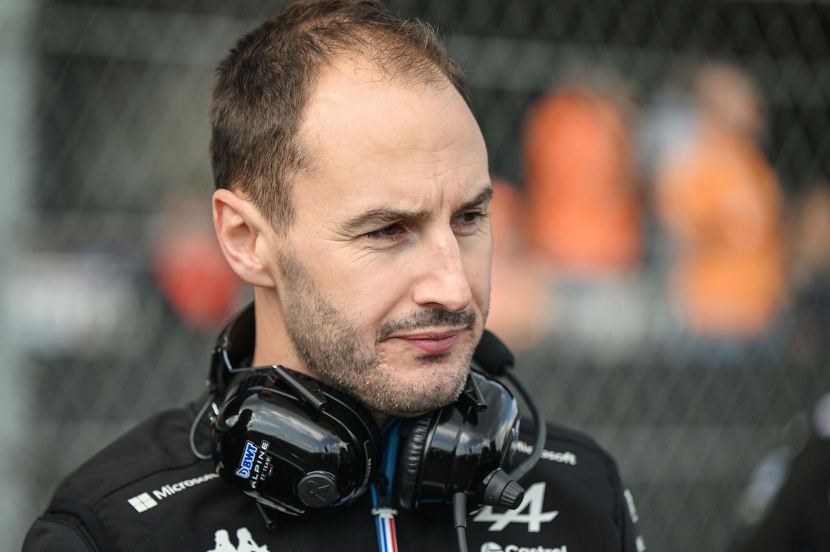 Oakes burkolt utalása: „A legjobb motort akarjuk...”