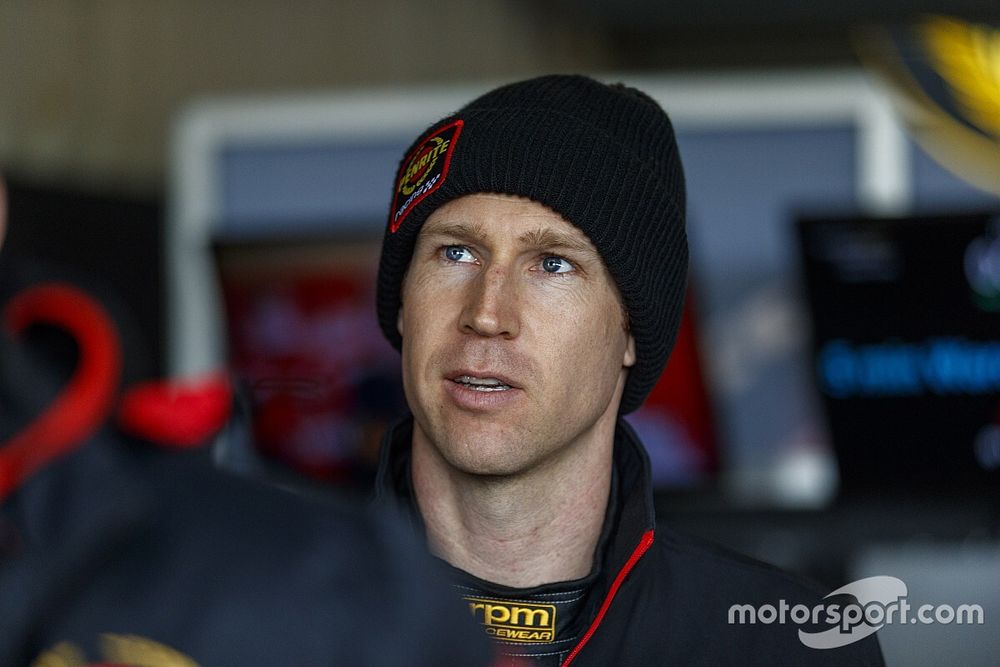 Reynolds splits with Erebus