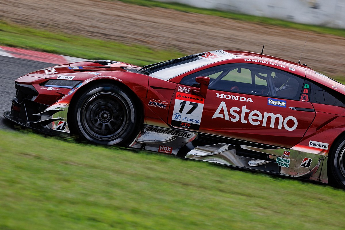 What's going on with SUPER GT cars being disqualified?