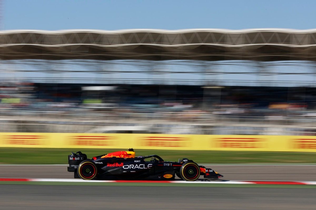VIDEO: Max Verstappen zoekt op hards asfalt F1-circuit Bahrein op