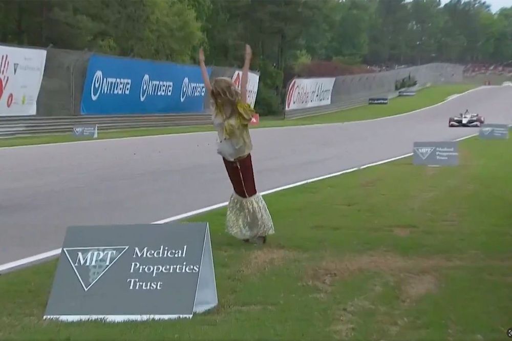 Drivers react to “mad” mannequin moment at Barber IndyCar race