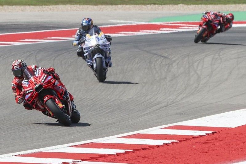 MotoGP Austin Sprint 2025: Marc Marquez gewinnt nach Schrecksekunde