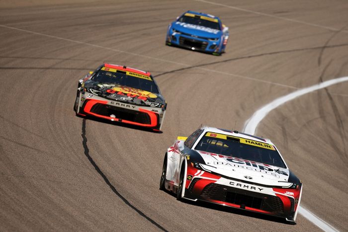 Zane Smith rides along wall sideways, flipping upside down in strange crash