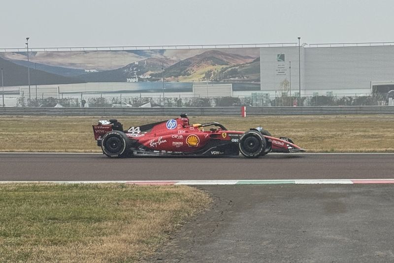 Fotogallery F1 | L'esordio di Hamilton sulla Ferrari a Fiorano