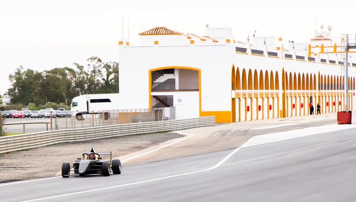 Fotos: el TC Racing de Courtois y Merhi ya ha completado sus primeros test