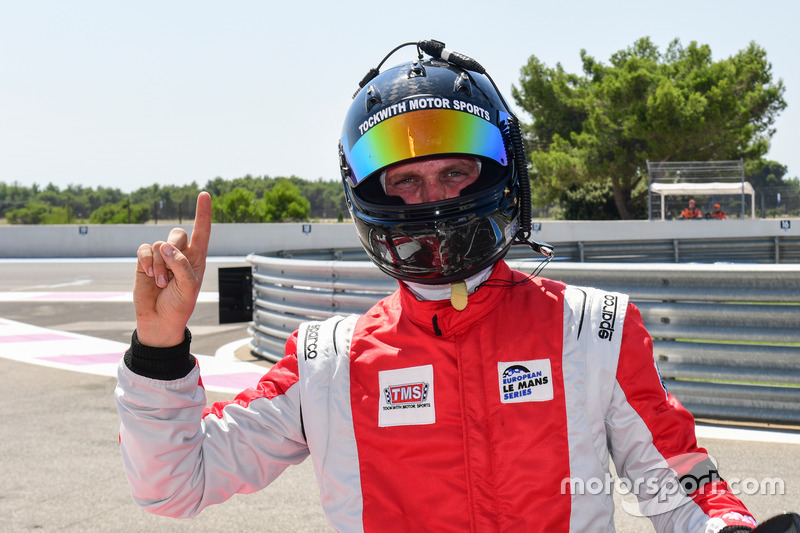 Nigel Moore Profile - Bio, News, High-Res Photos & High Quality Videos