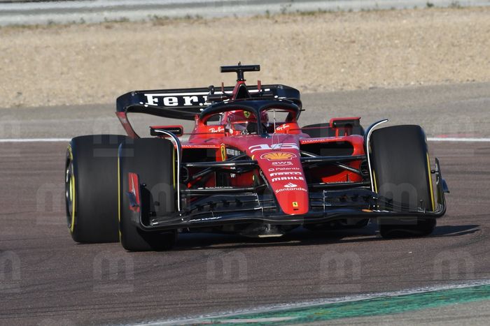 Las fotos de Sainz y Leclerc en el filming day del nuevo Ferrari SF-23