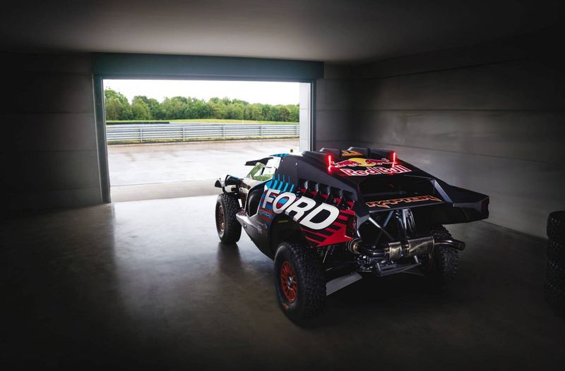 Ford presenta en Goodwood su Raptor para el Dakar 2025