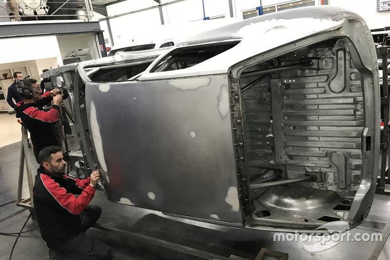 Galería: el proyecto personal de Loeb con un Peugeot 306 Maxi