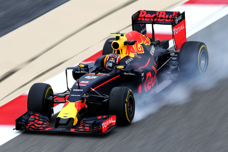 Daniil Kvyat, Red Bull Racing RB12 at Bahrain GP