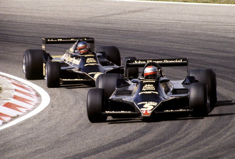 Gallery: Black and gold liveries in F1