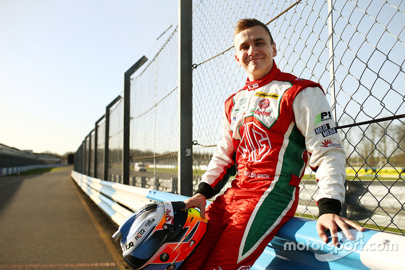 Aron Smith - Biografia, Notícias, Fotos e Videos