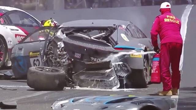 Bathurst 12 Hour: Crash megamix - Intercontinental GT Challenge Videos