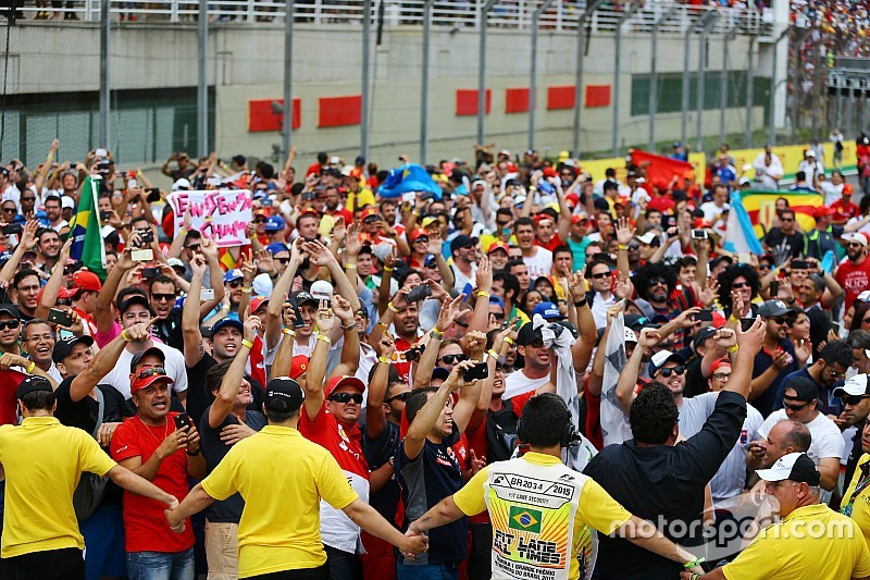 Analysis: Judging the size of F1's illegal fanbase