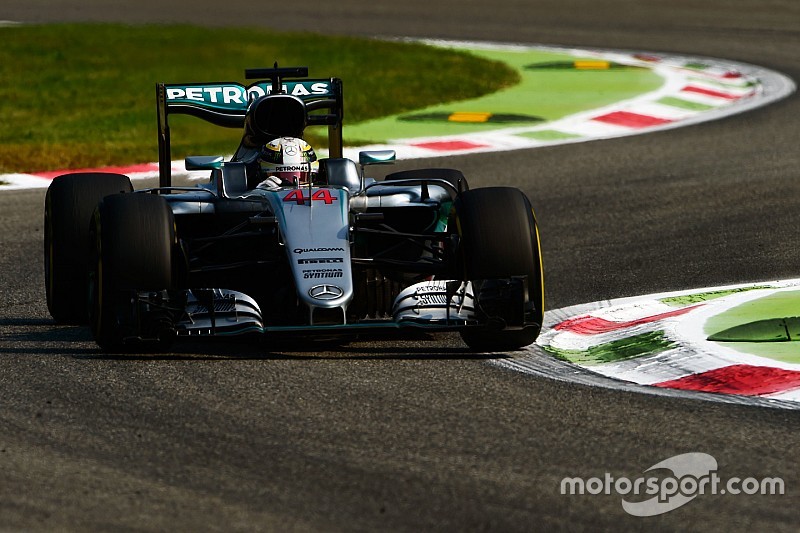 Hamilton lideró la FP2 y Ferrari se acercó
