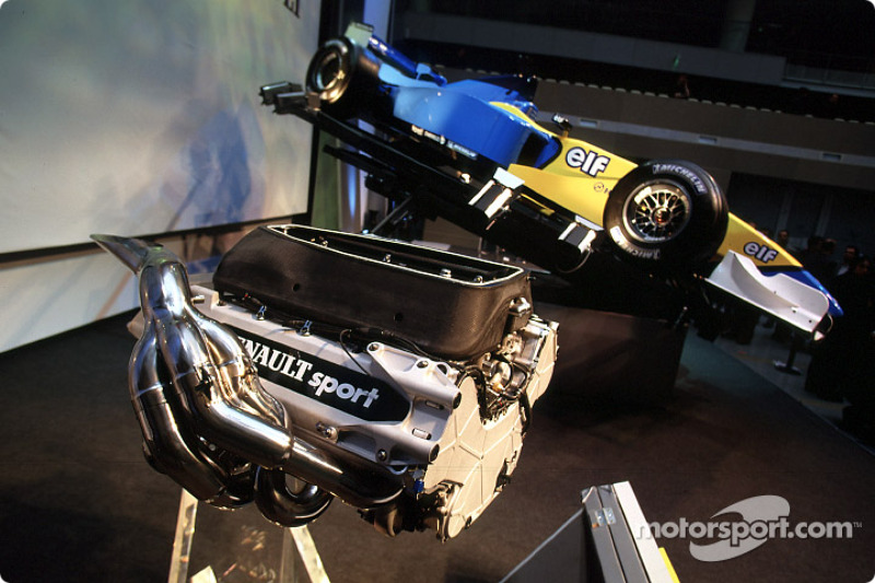 Le moteur V10 RS22 - Présentation de la Mild Seven Renault F1 R202 à ...